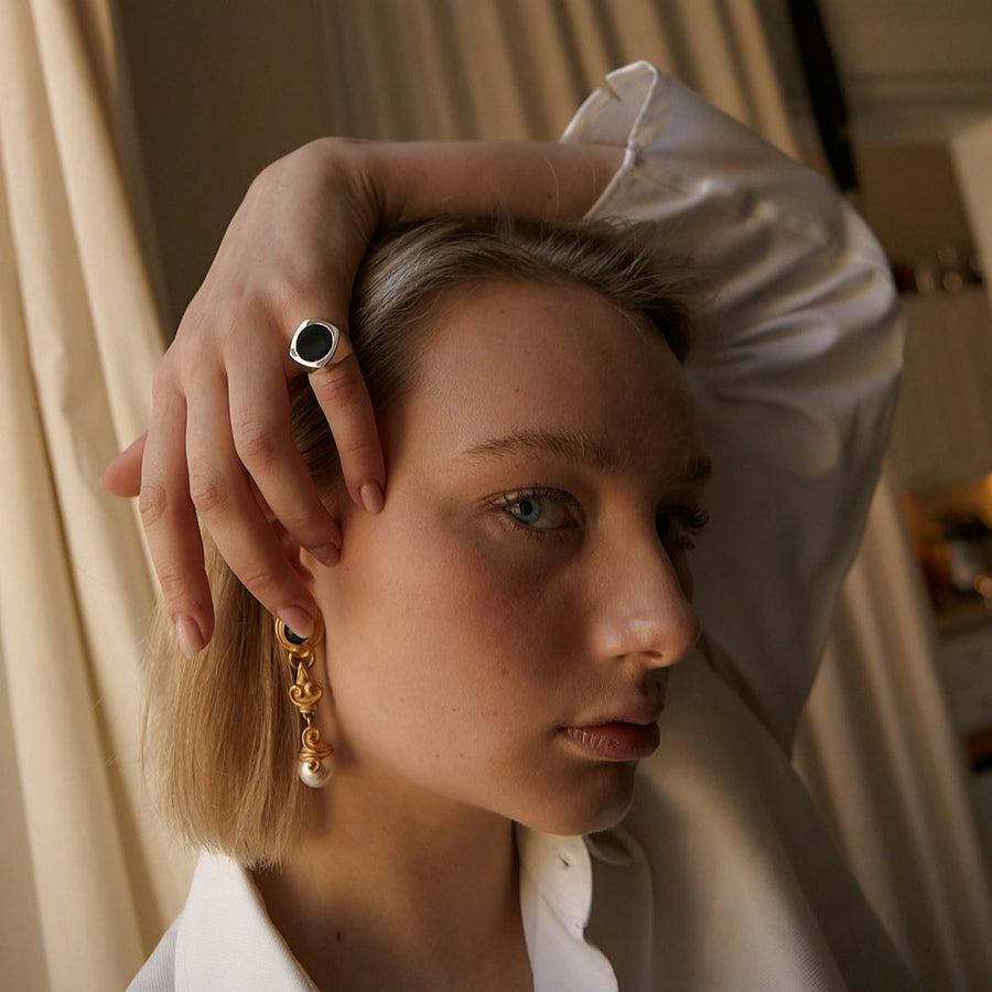 Augustus Ring – Tarin Thomas